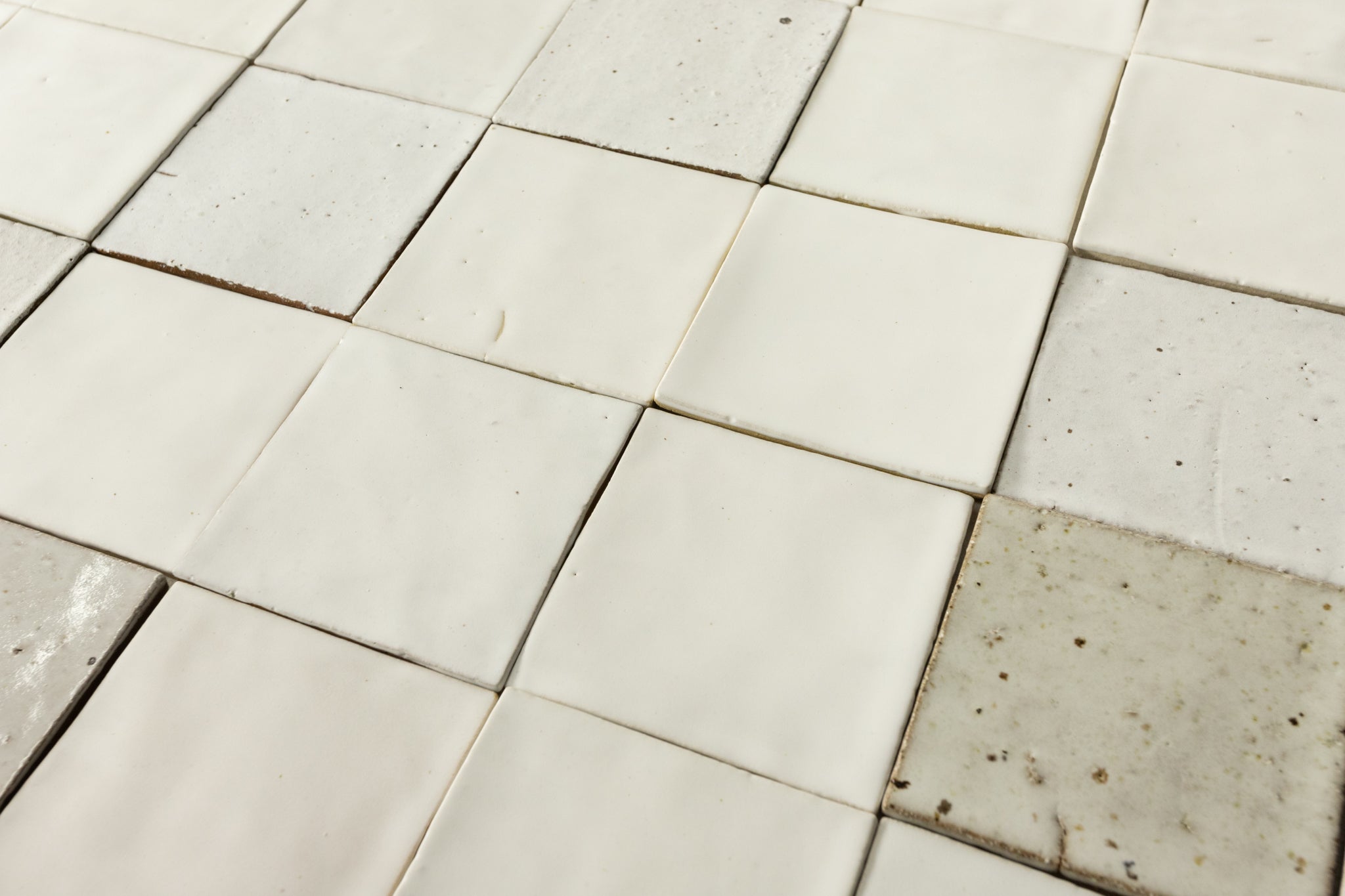 Off-White Handmade Square Tiles MRRXVX – VEELVLAK-Frēodōm