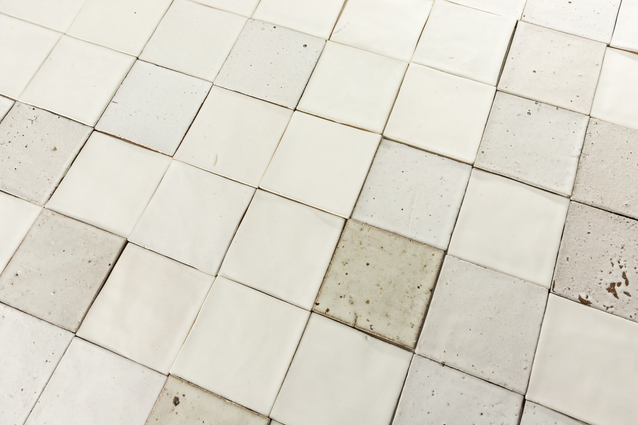 Off-White Handmade Square Tiles MRRXVX – VEELVLAK-Frēodōm