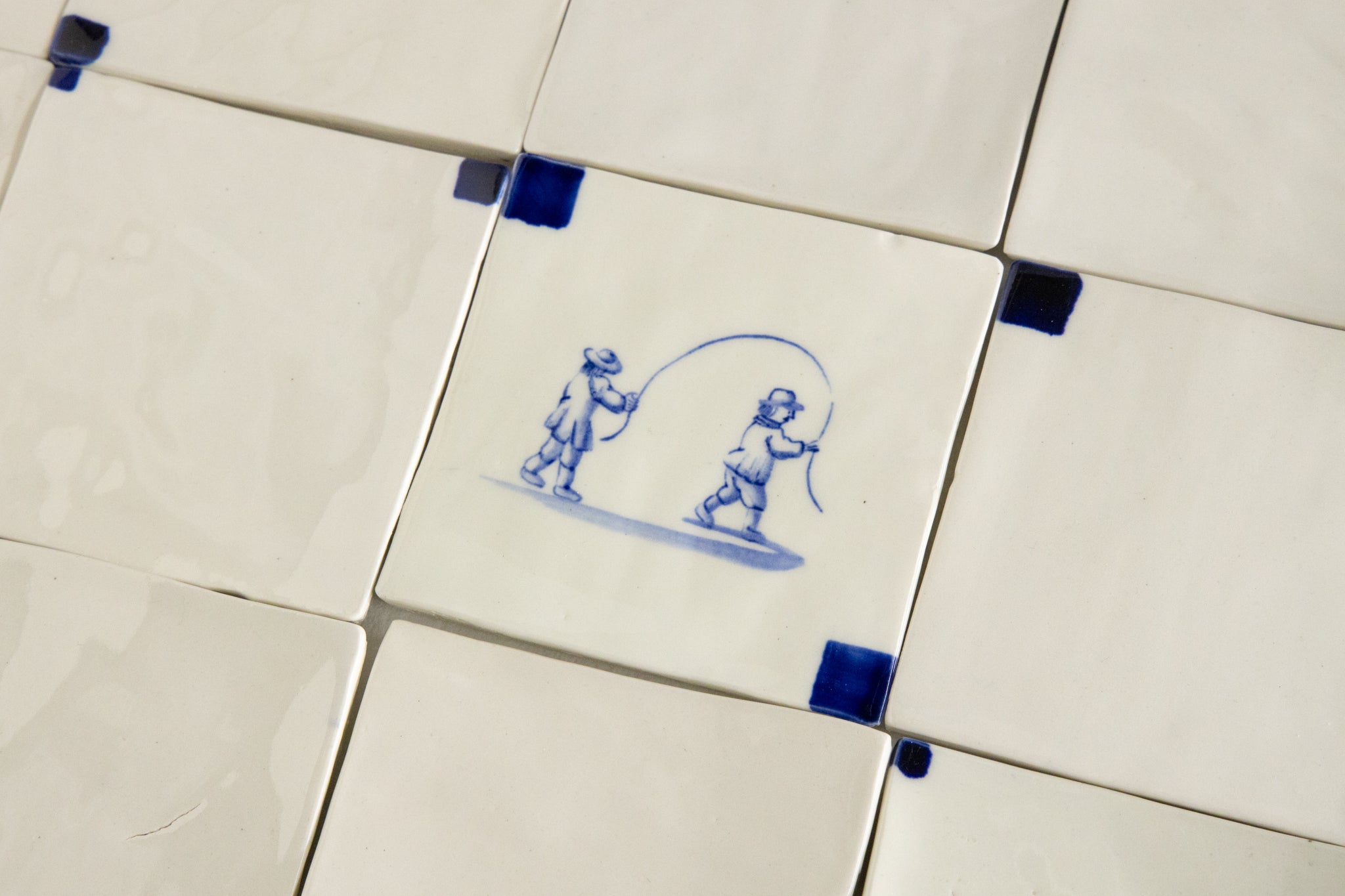 Blue on Cream Hand-Painted Square Delft Tiles TAUUJH – VEELVLAK-Frēodōm