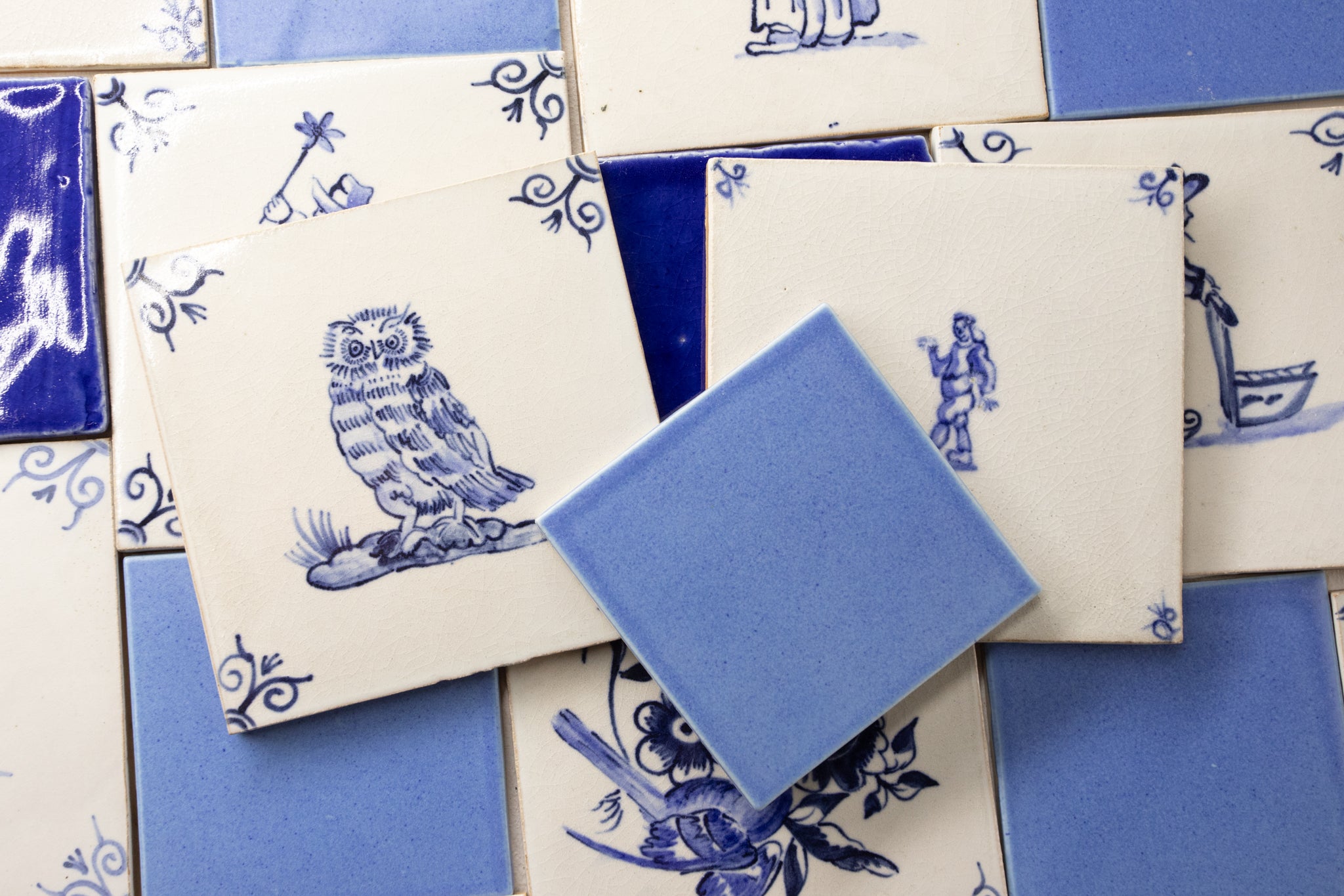 Blue and white blend with Hand-Painted Square Delft Tiles VWPCXC ...